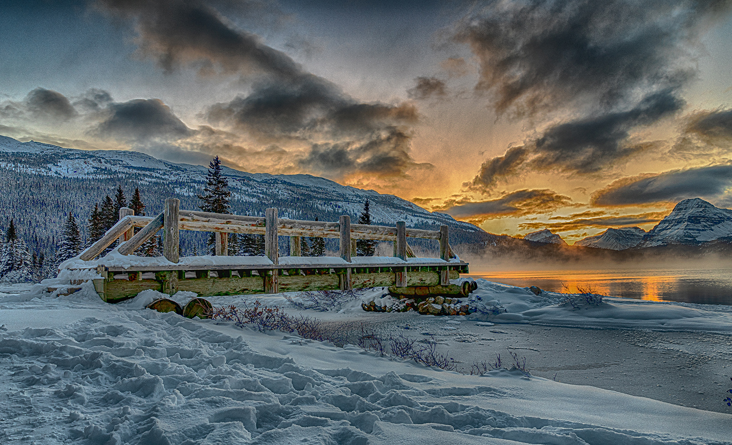 Dramático amanecer sobre un puente helado | Confederación Española de ...